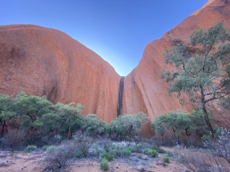 ULTIMATE GUIDE TO ULURU/AYERS ROCK | We Are Travel Girls